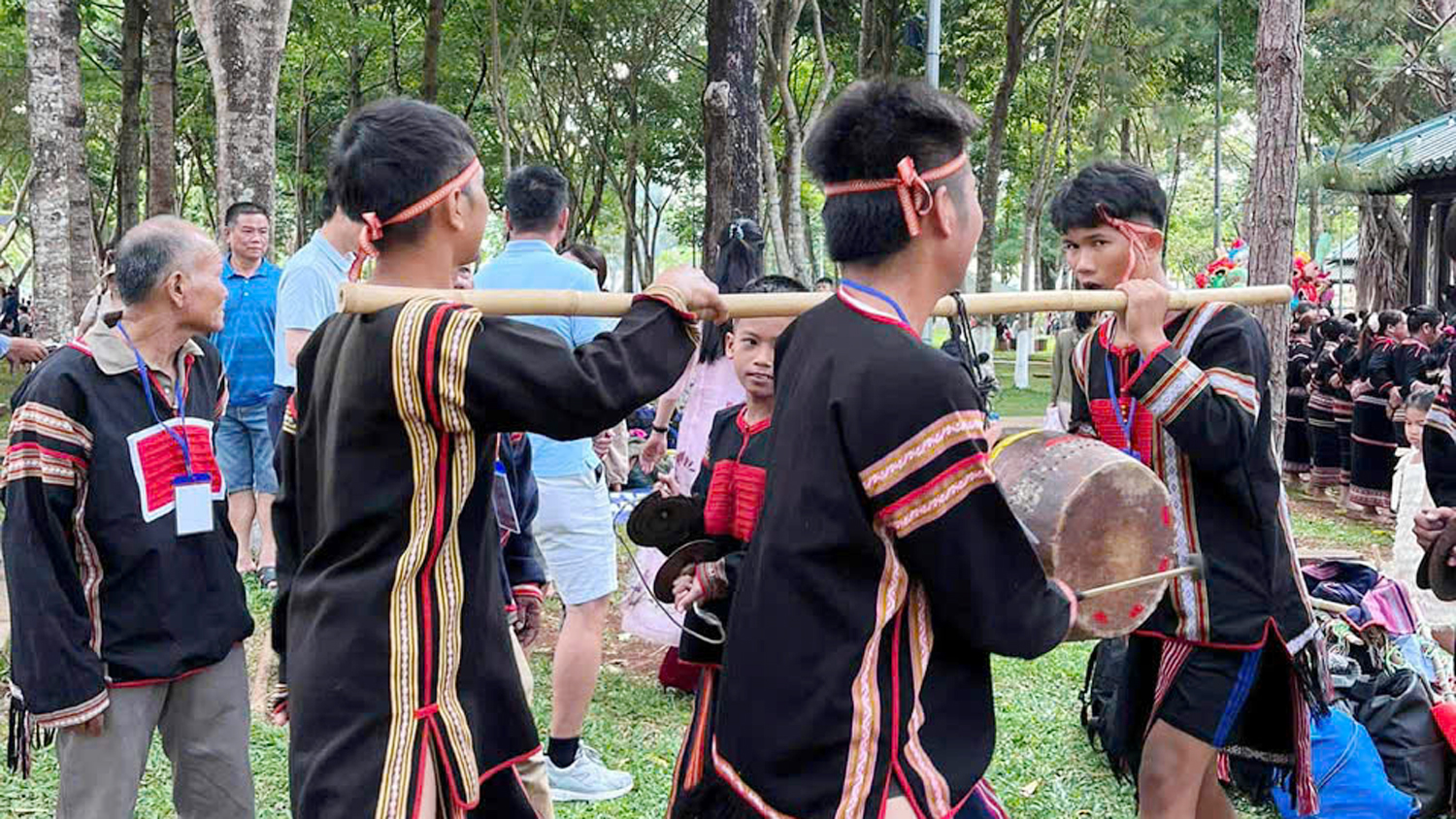 Cuối tuần nghe cồng chiêng giữa phố núi Pleiku