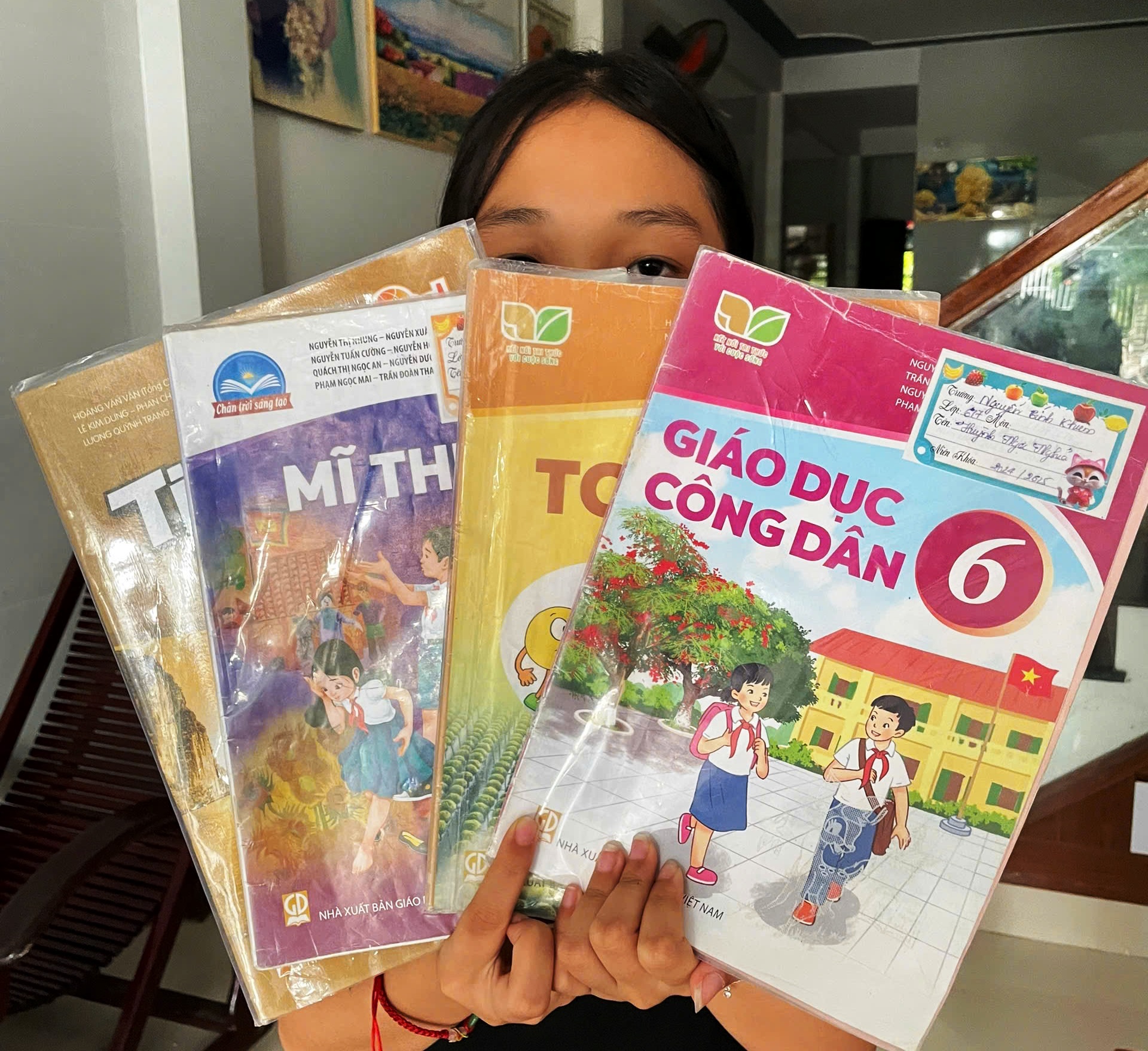 Một xã ở Đà Nẵng kêu gọi tặng sách giáo khoa, học bổng cho học sinh khó ...