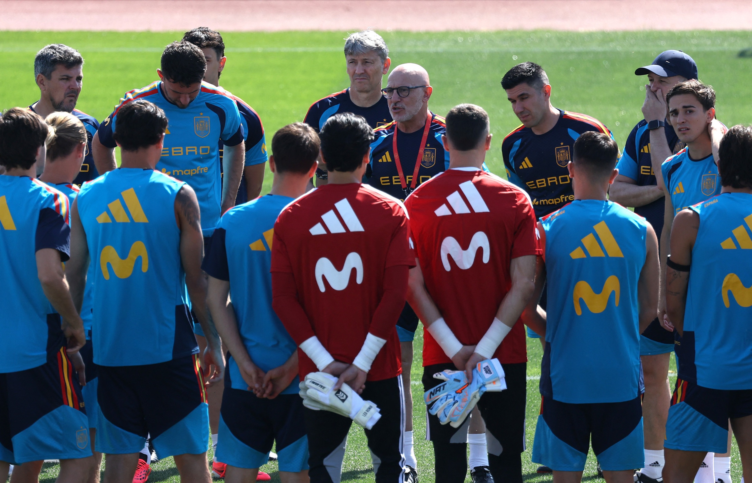 12 cầu thủ đội tuyển Tây Ban Nha bất ngờ bị kiểm tra doping trước World Cup