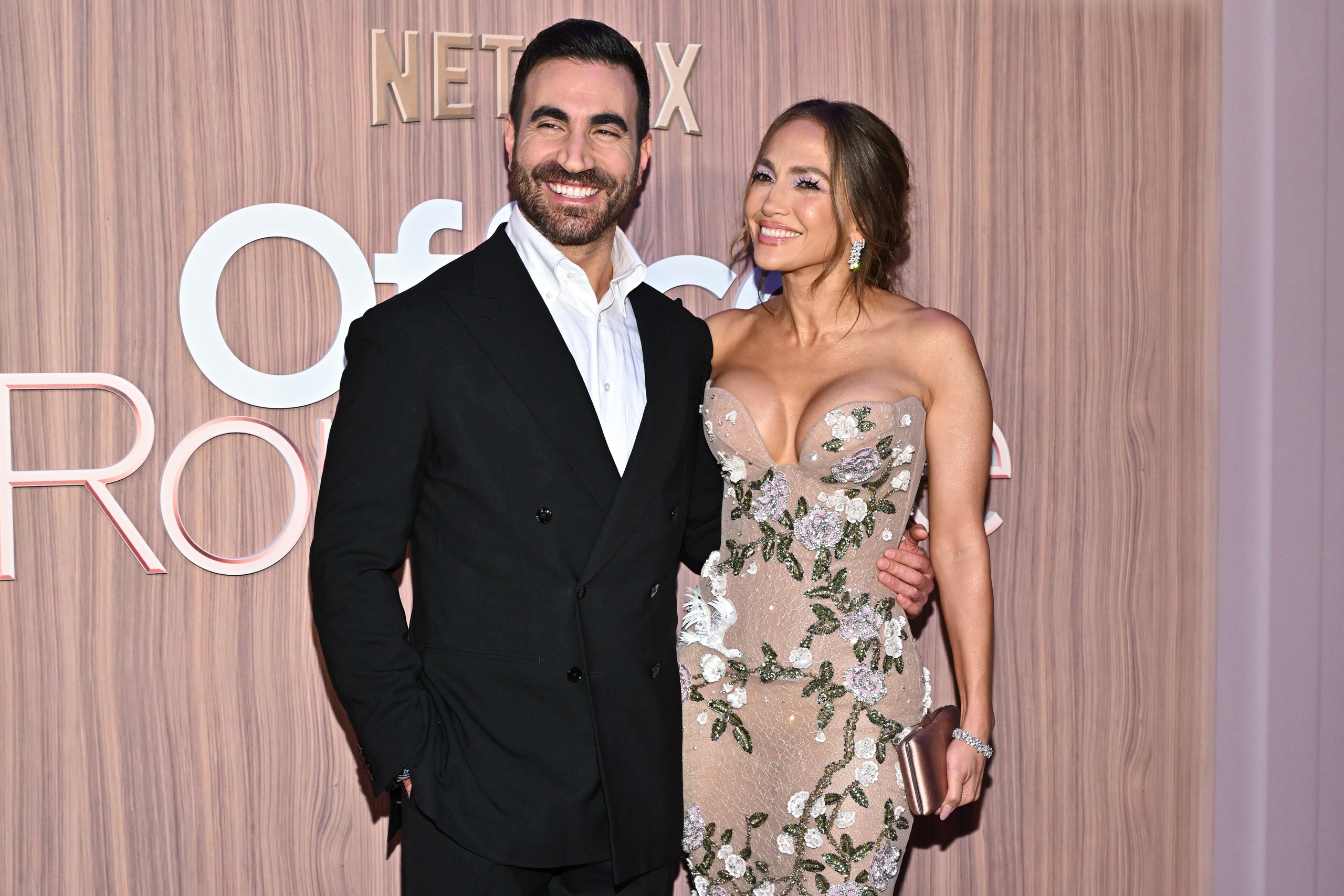 Jennifer Lopez sieht an der Seite ihres Co-Stars inmitten von Dating ...