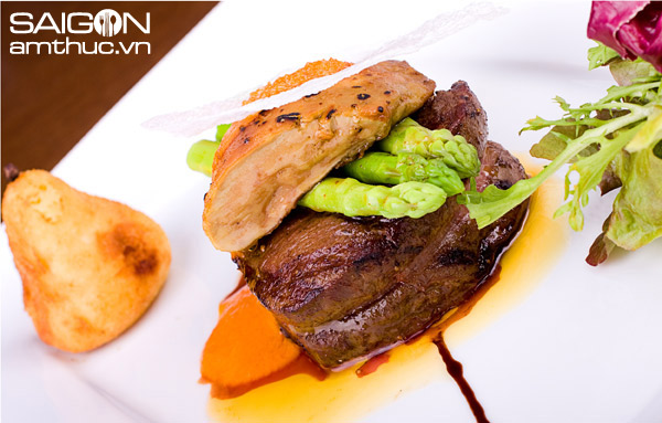 Thăn bò nướng gan ngỗng kiểu Pháp