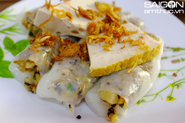 Bánh cuốn cà cuống độc nhất ở Sài Gòn
