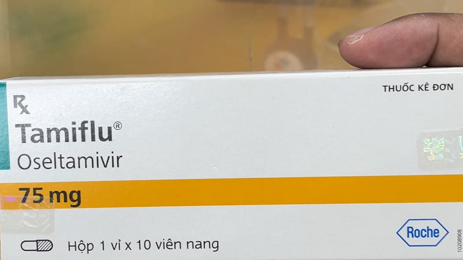 Cháy hàng, “loạn giá” thuốc Tamiflu giữa cao điểm cúm A ở Hà Nội