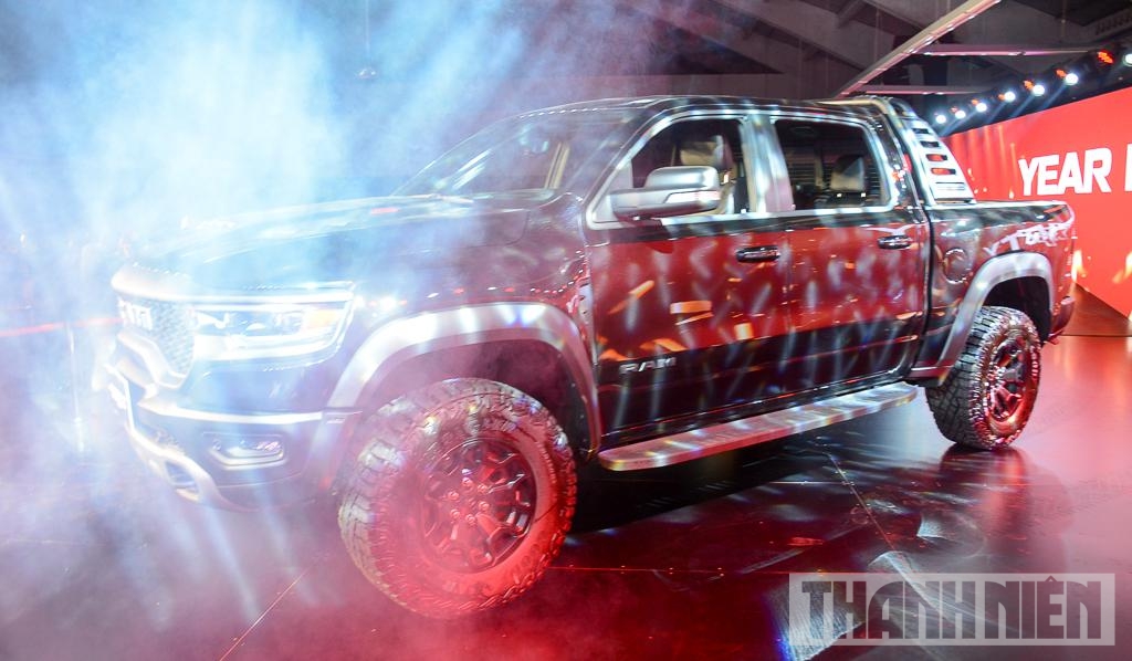 Siêu bán tải RAM TRX chính hãng về Việt Nam, giá từ 7,9 tỉ đồng