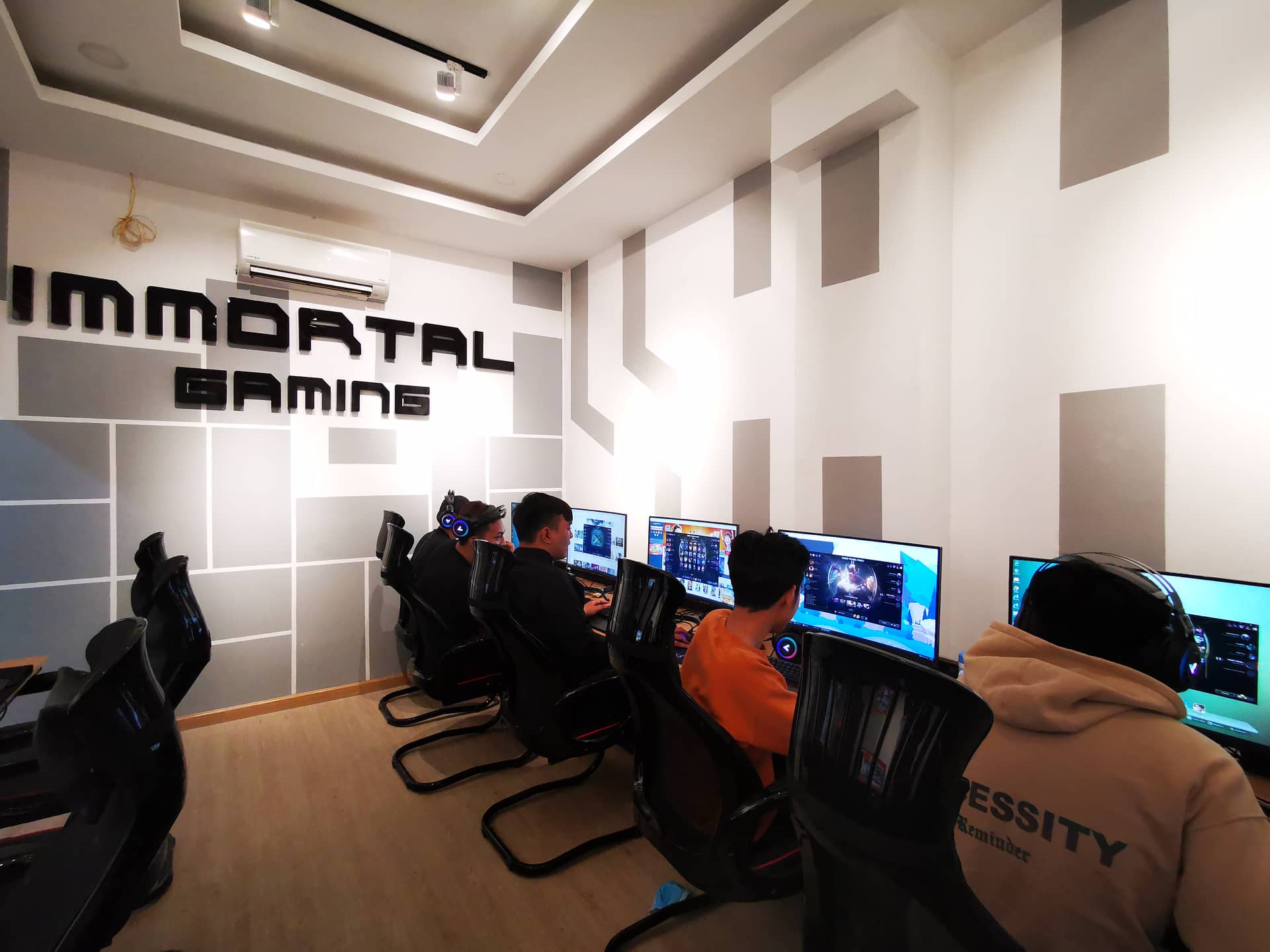 Khai trương Immortal Gaming cho game thủ quận 12