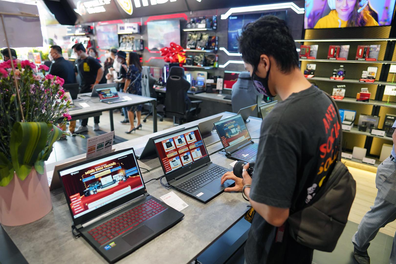 GearVN khai trương showroom Hi-end PC, laptop và gaming gear tại thành ...