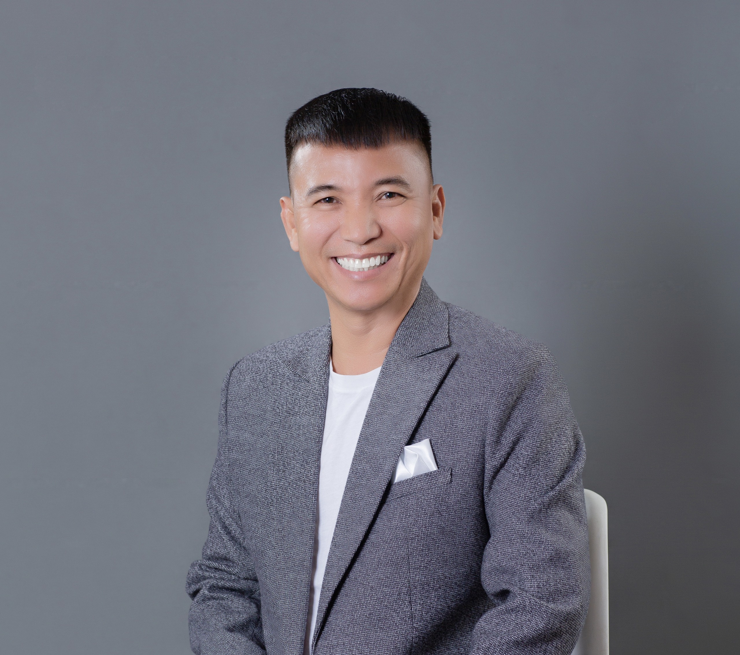 Nhạc sĩ Tô Hiếu ra mắt 2 MV tái hiện câu chuyện tình 'tử biệt' xúc động