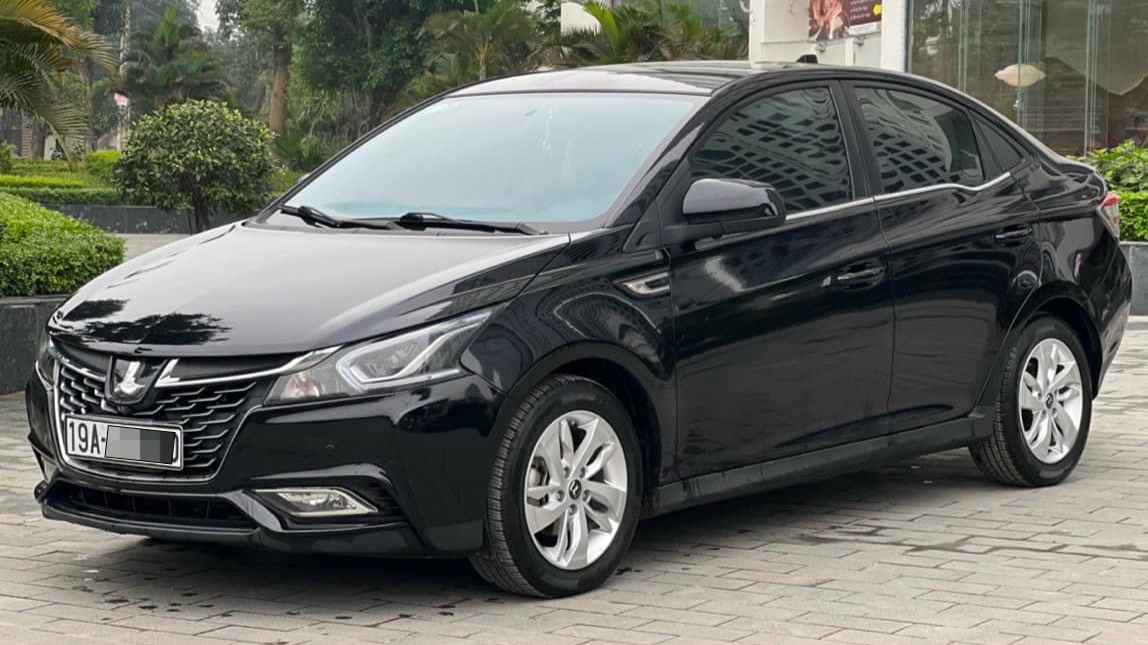 Xe hiếm Luxgen S3 sử dụng 5 năm, giá 300 triệu đồng tại Việt Nam