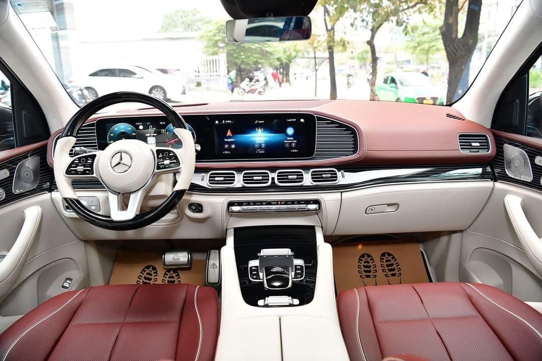 Maybach GLS 600 phiên bản 2 màu hiếm gặp tại Việt Nam