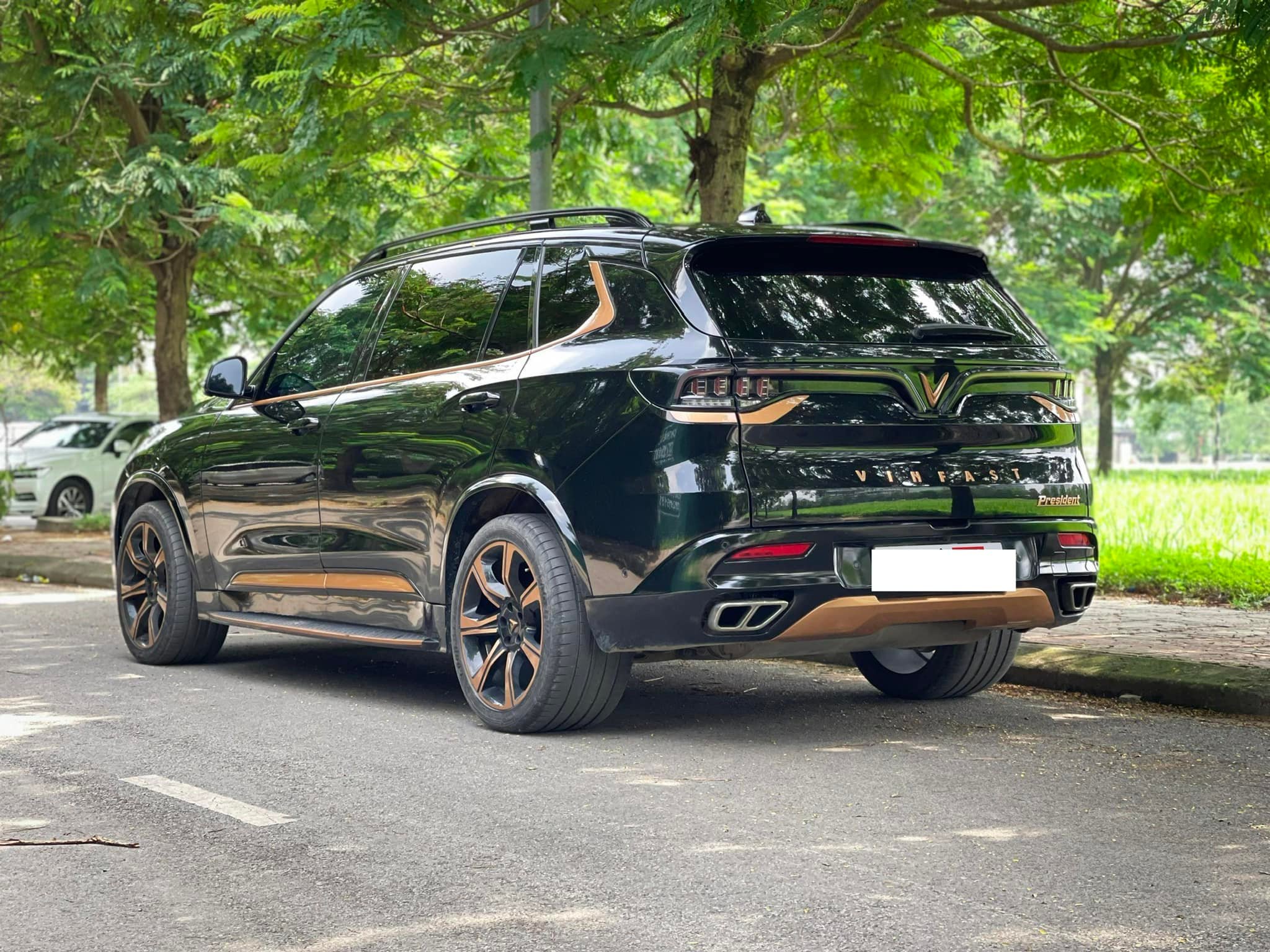 VinFast President lên sàn xe cũ, giá hấp dẫn với người 'yêu' động cơ V8