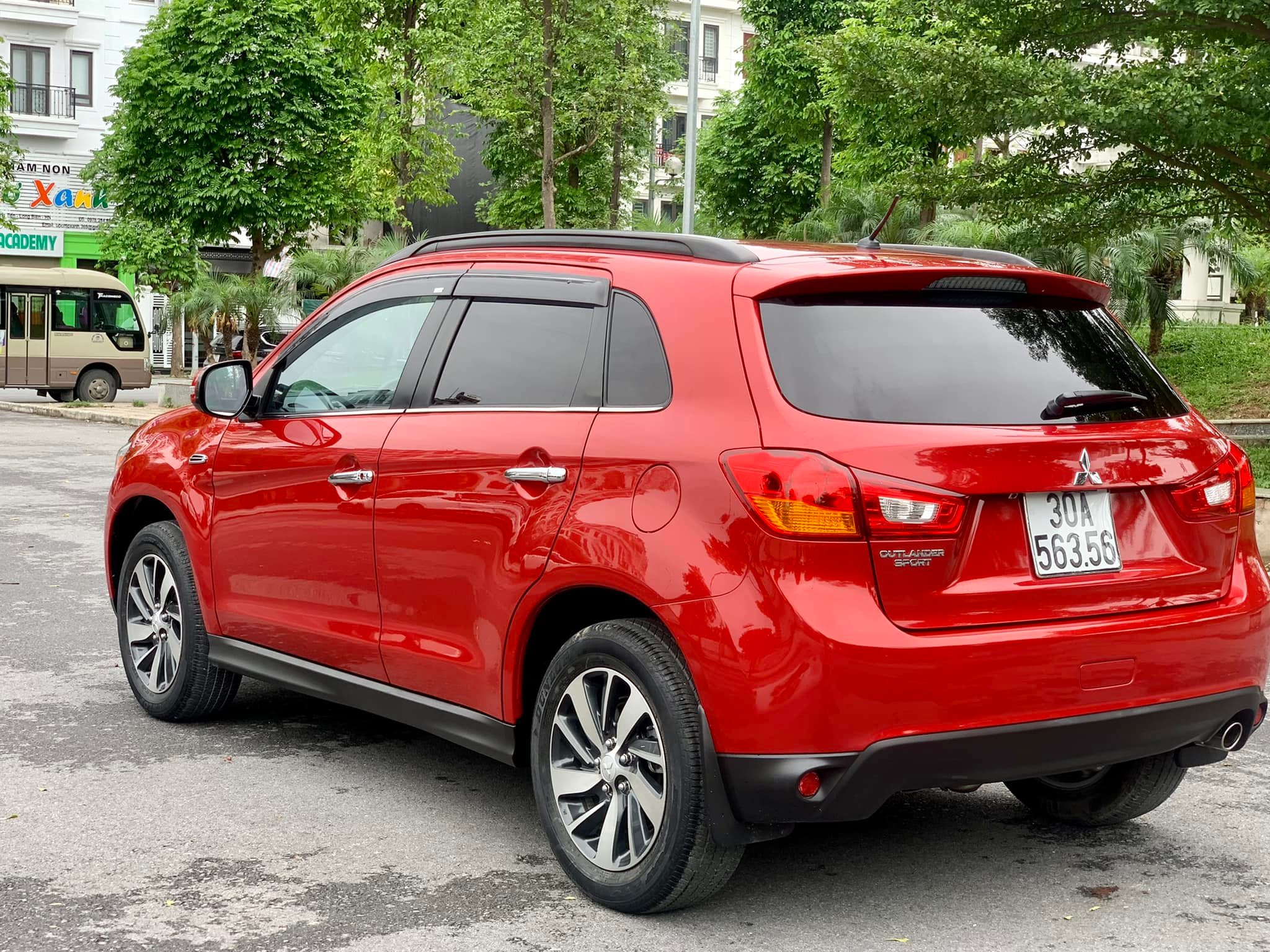 Mitsubishi Outlander Sport 8 năm tuổi rao giá hơn 500 triệu tại Việt Nam