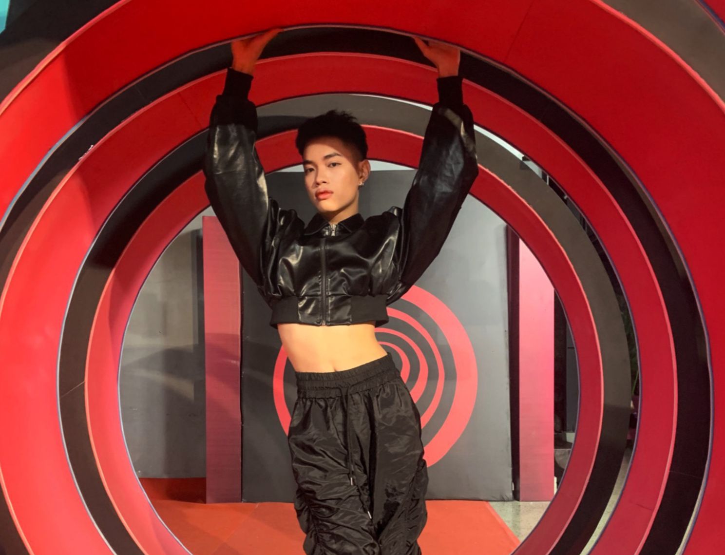 Chàng trai 'bắn' rap triệu lượt xem gây sốt cộng đồng mạng