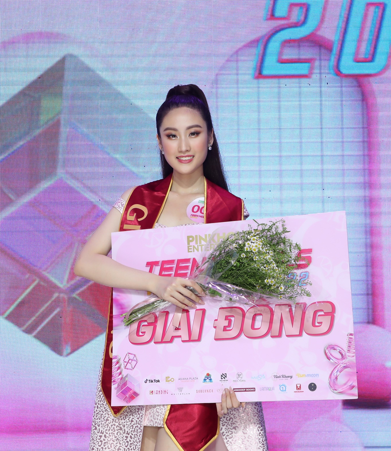 Trần Hoàng Ngọc Khánh giành giải đồng Teen Models Vietnam 2022