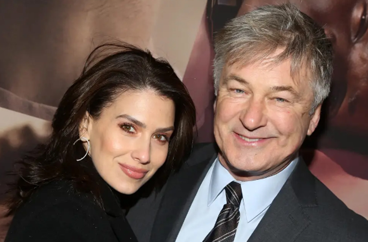 Alec Baldwin làm bố lần thứ 8 ở tuổi 64