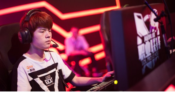 LMHT: Sau khi Deft và PawN rời đội, EDG sẽ 'mua đứt' Faker với giá 100 tỉ đồng