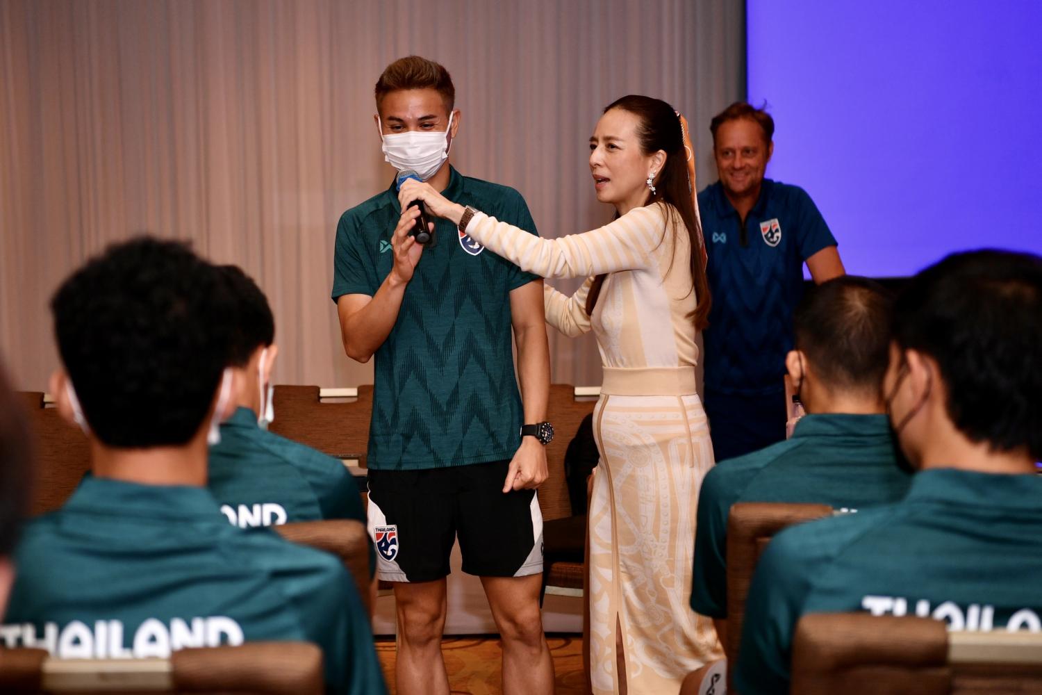 Nữ trưởng đoàn Nualphan Lamsam giao mục tiêu tuyển Thái Lan thắng 2 ...