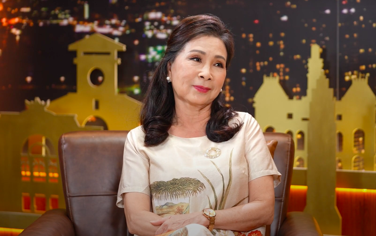 NSND Kim Xuân: 'Cuộc đời tôi cũng có những lúc khóc không ra tiếng'