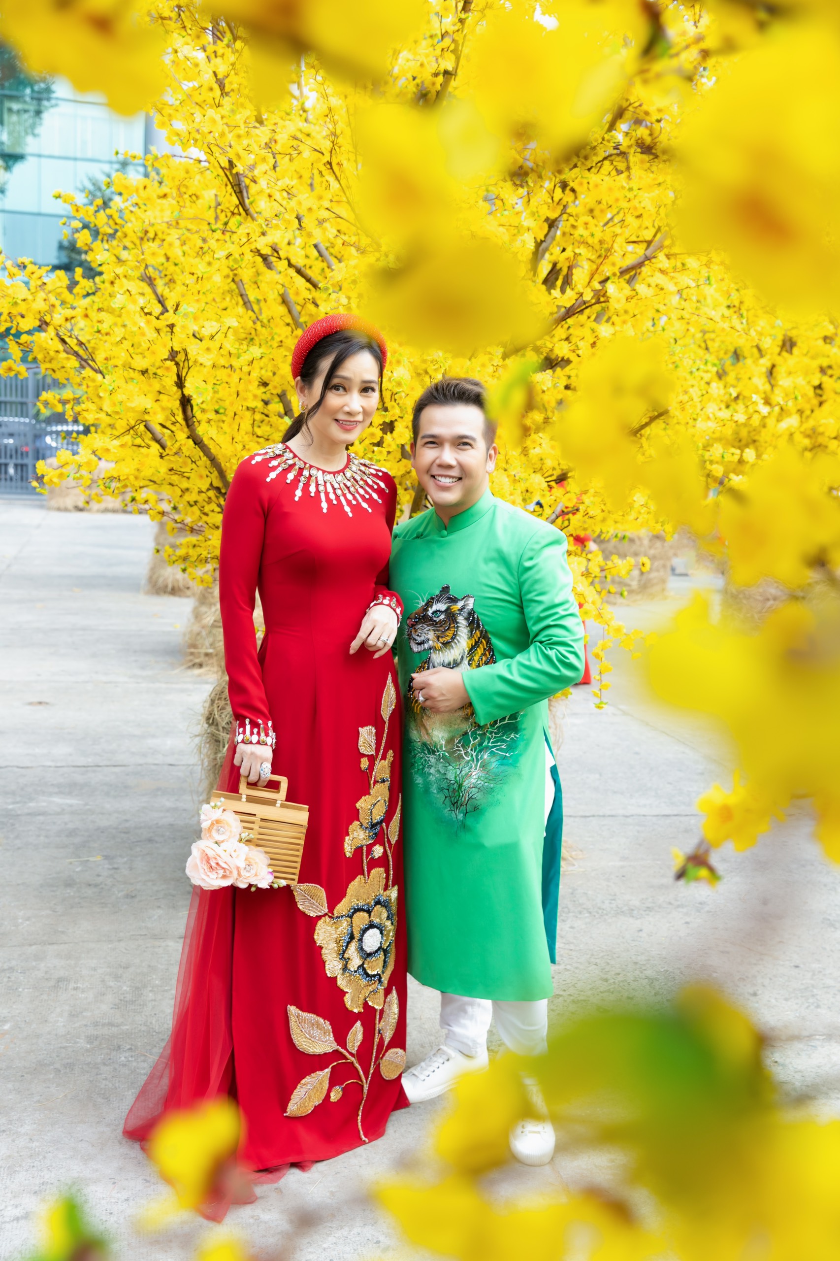 NSƯT Tuyết Thu khoe sắc vóc quyến rũ, rạng rỡ ở tuổi 51