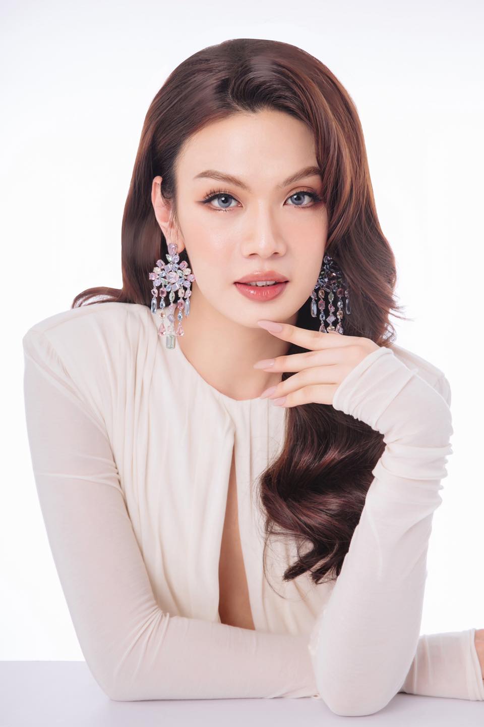 Nhan sắc ngày càng nữ tính của Luna Đào ở tuổi 29