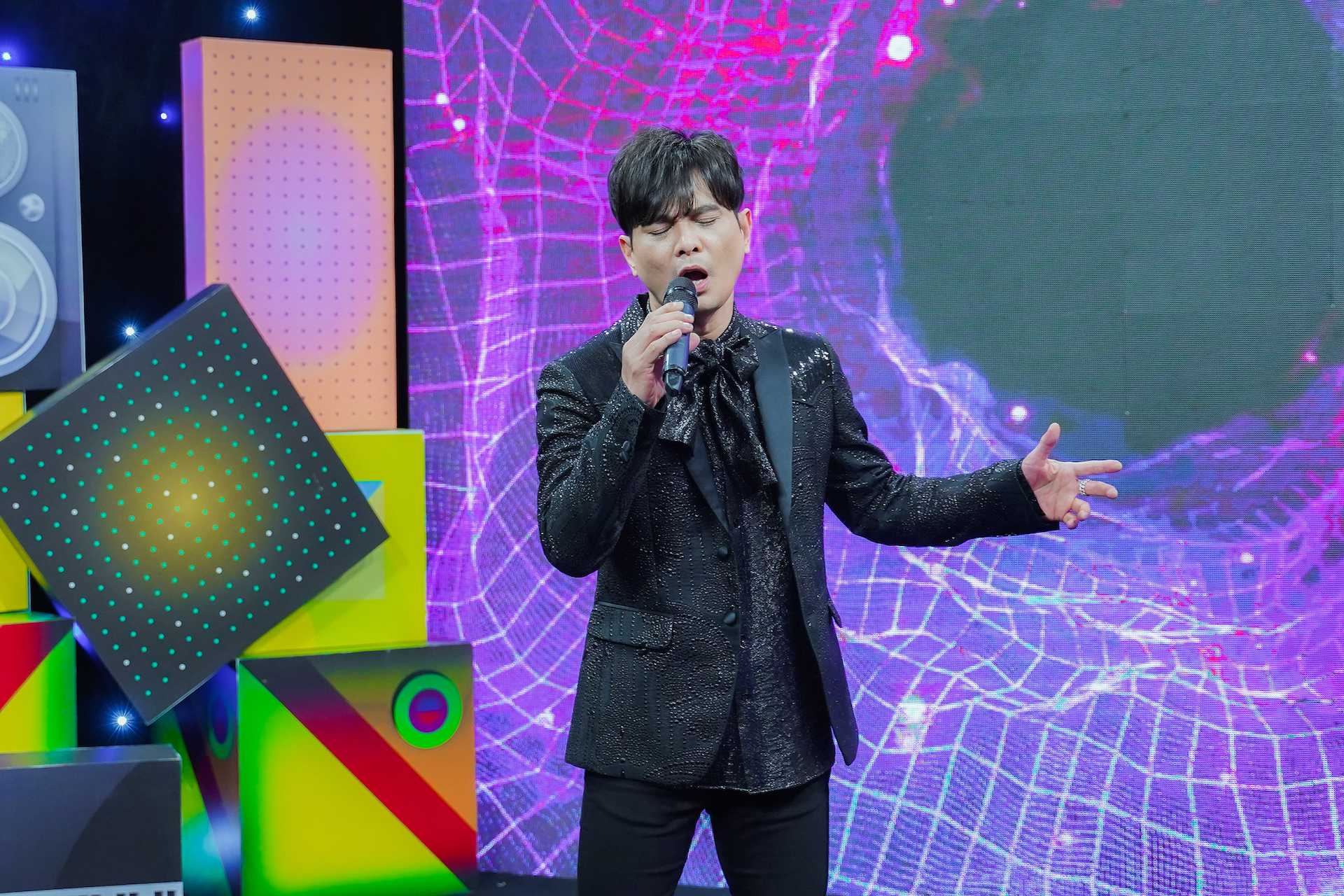 Lâm Hùng tiết lộ lý do tạm ngưng hoạt động suốt 8 năm