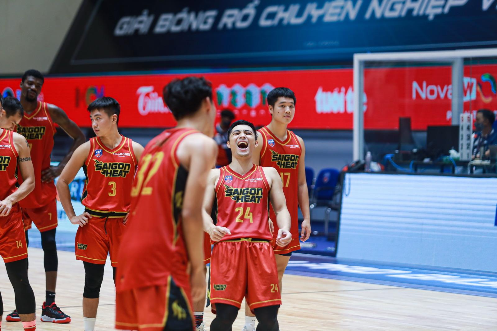 Cú ngược dòng ngoạn mục của Saigon Heat trước Hanoi Buffaloes