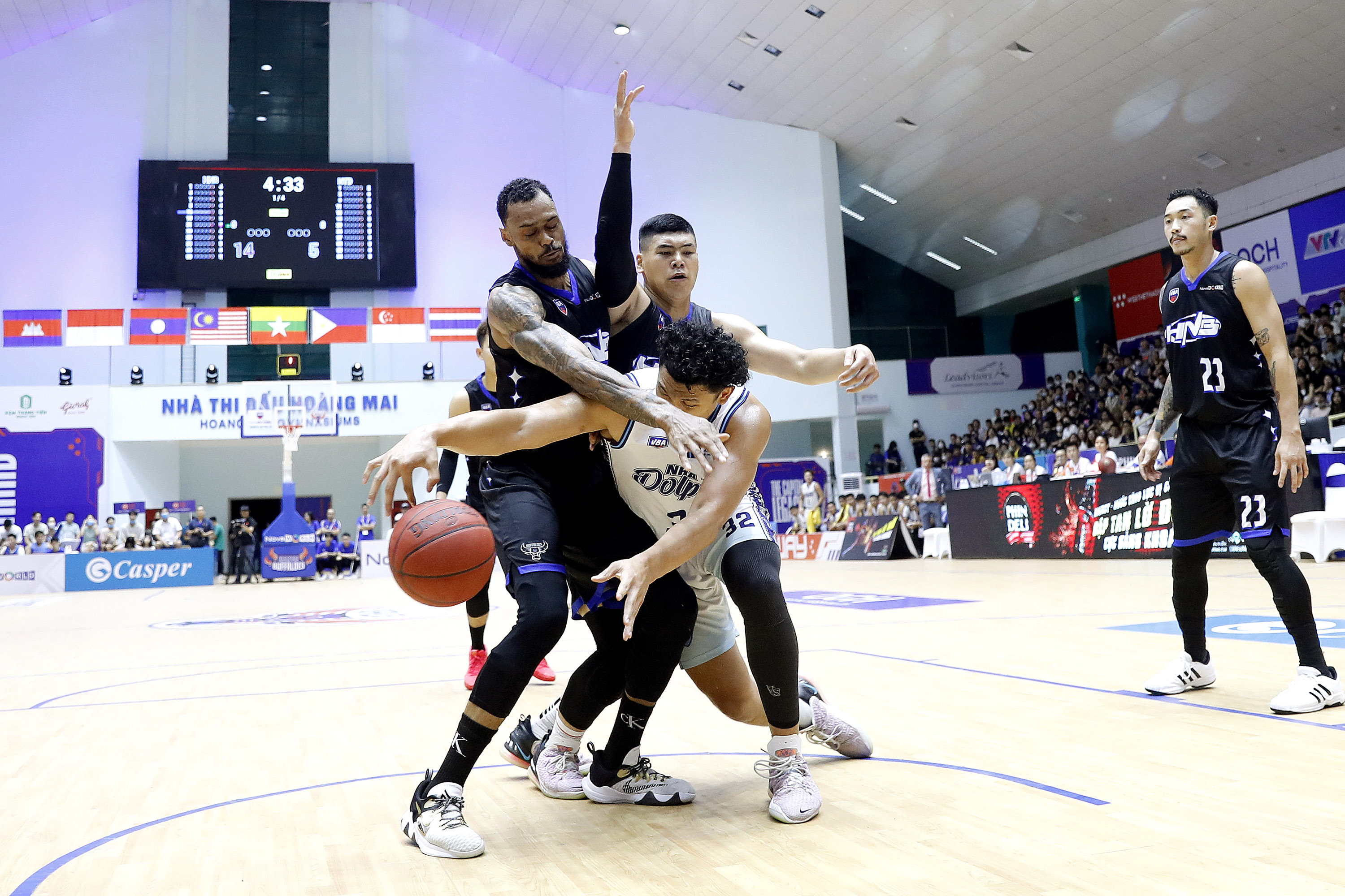 Giải bóng rổ VBA 2022: Hanoi Buffaloes qua mặt Nha Trang Dolphins