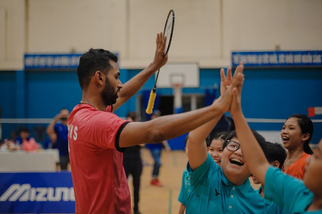 Nhà vô địch cầu lông thế giới giao lưu với VĐV, người hâm mộ TP.HCM