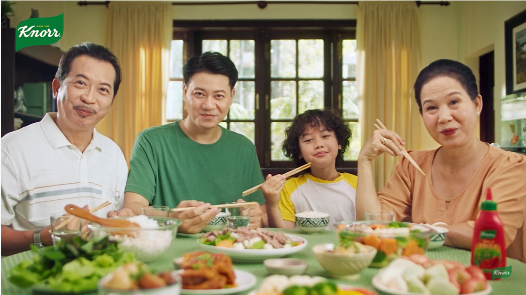 Hòa Minzy thử sức trong vai trò diễn viên, với thông điệp về bữa ăn gia đình