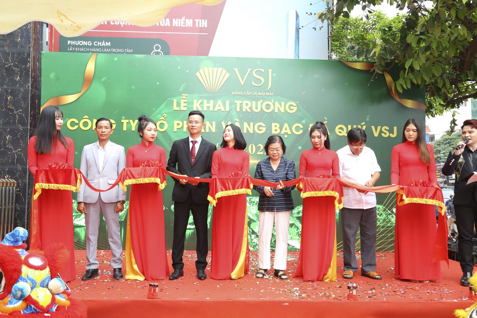 VSJ chính thức khai trương showroom đầu tiên tại TP.HCM