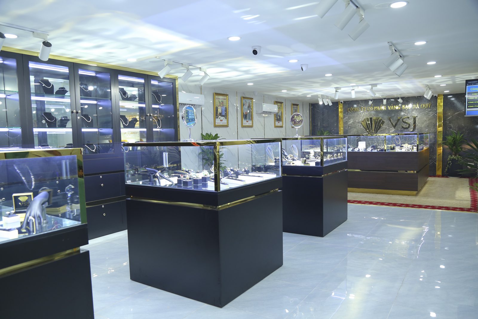 VSJ chính thức khai trương showroom đầu tiên tại TP.HCM