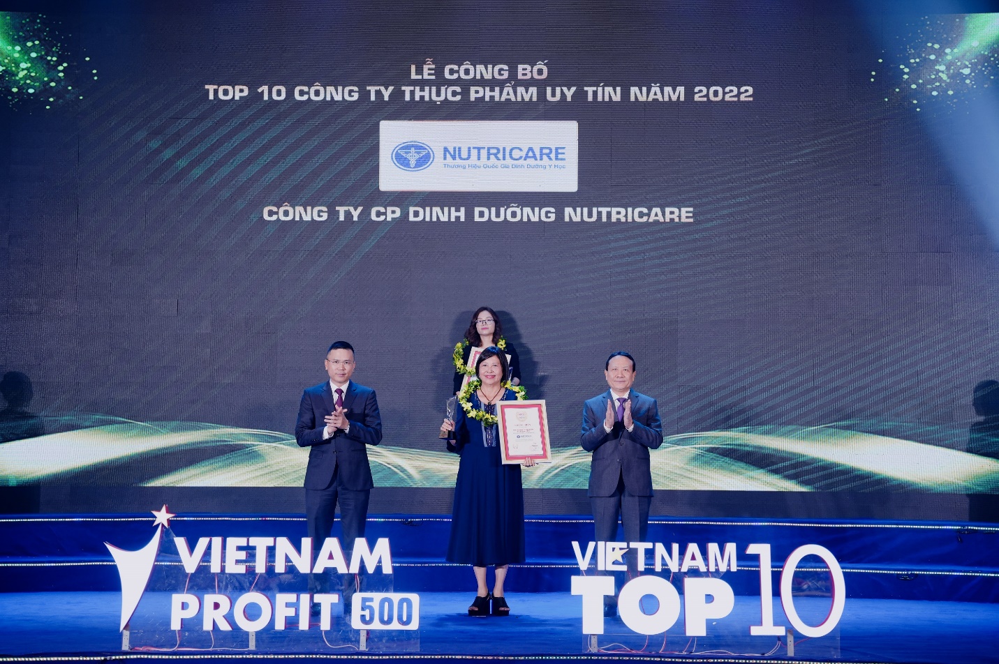 Nutricare năm thứ 2 liên tiếp vào Top 10 Công ty uy tín Thực phẩm Đồ uống