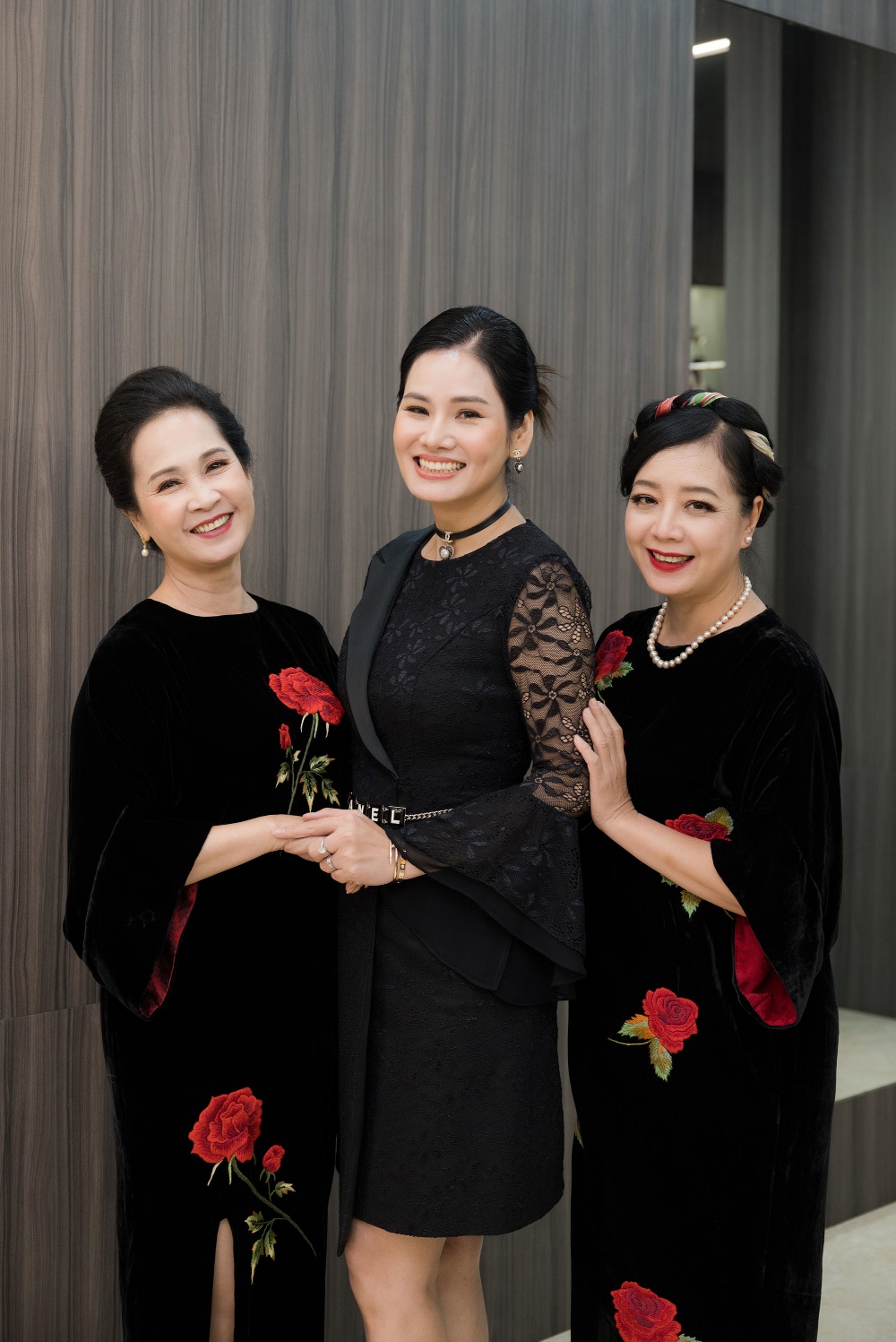 NSND Lan Hương - NSƯT Chiều Xuân cười hết cỡ khi hội ngộ