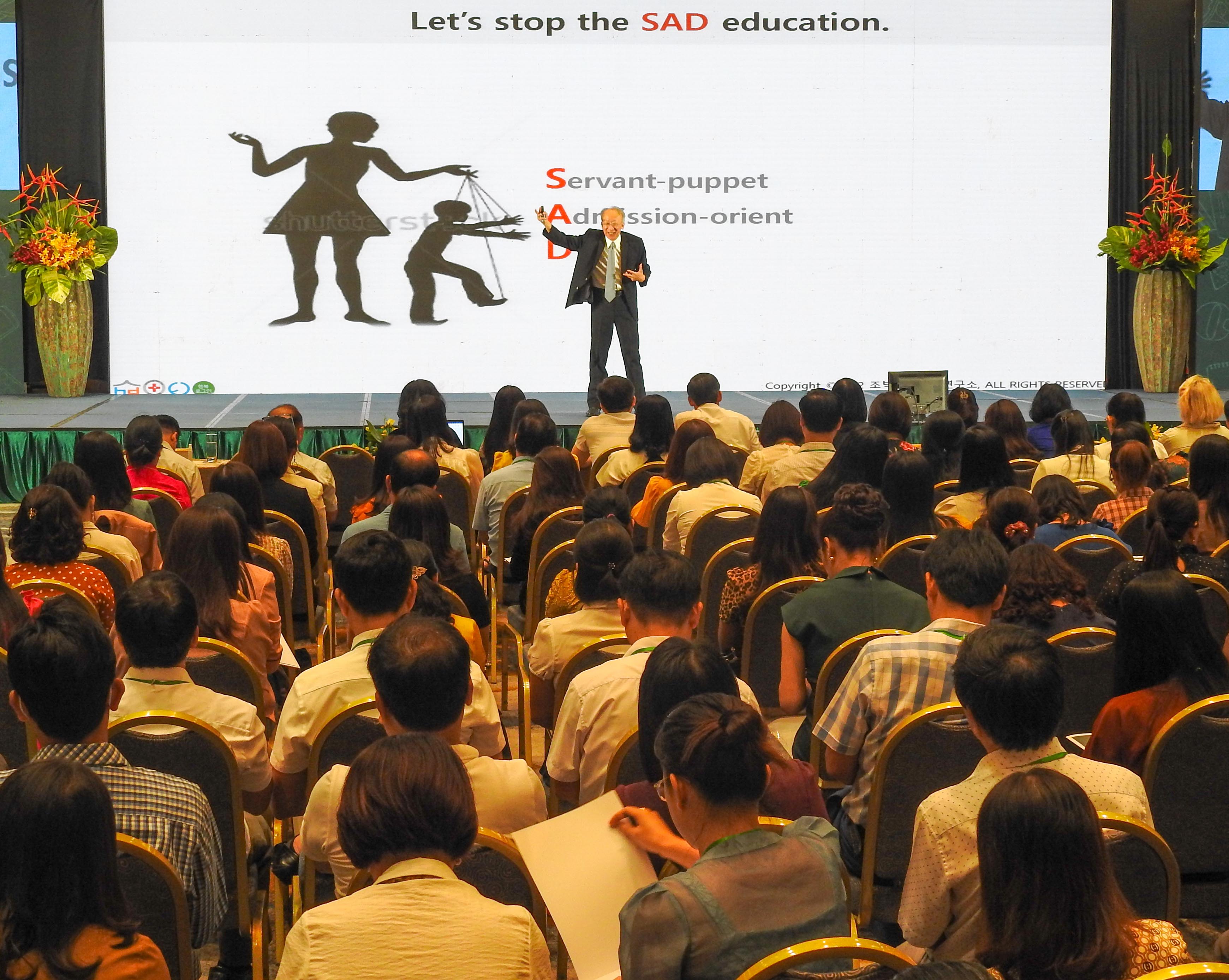 Hơn 400 hiệu trưởng cả nước gặp gỡ để thay đổi vì một trường học hạnh phúc