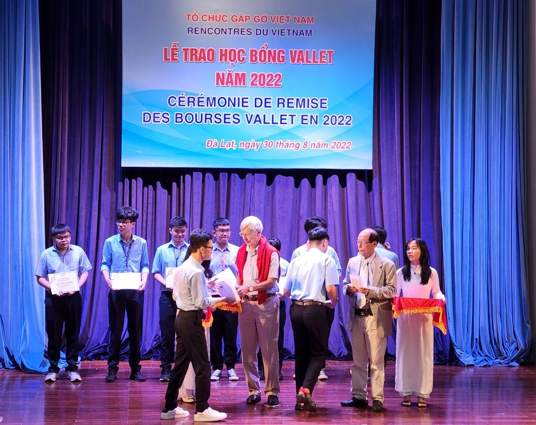 Học bổng Vallet: 2,4 tỉ đồng tặng 155 học sinh, sinh viên