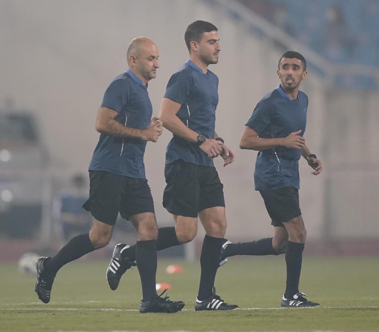 Trọng tài điển trai bắt trận Oman đã đến Hà Nội, sắp thử VAR ở Mỹ Đình