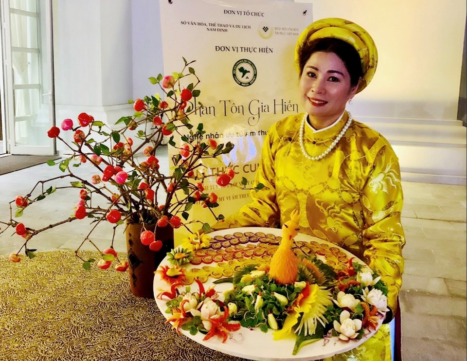 Cầu kì món ‘chả phụng hoàng vũ’ trong nem công chả phụng cung đình Huế