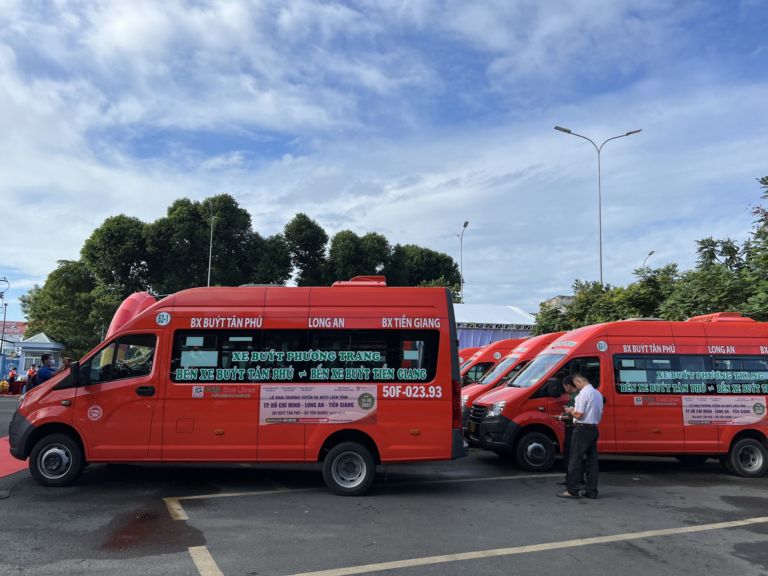 Chỉ với 70.000 đồng, có thể 'phượt' xe buýt từ TP.HCM đi 2 tỉnh miền Tây