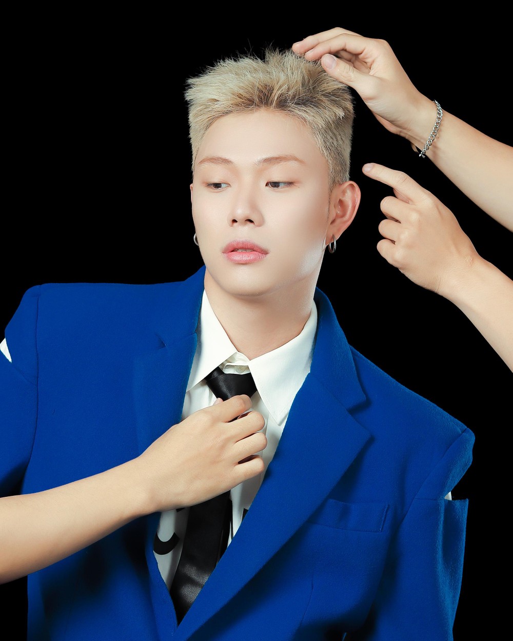 Rời công ty quản lý Hàn Quốc, Dương Domic ra MV mới ‘tấn công’ V-Biz