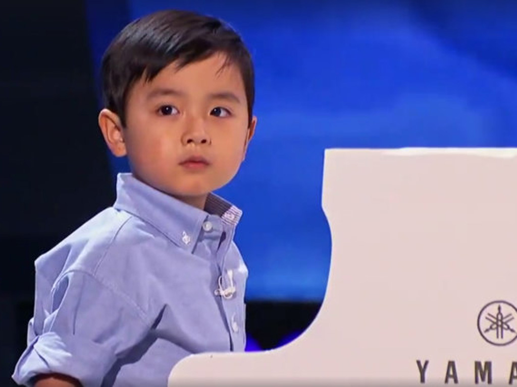 Thần đồng piano gốc Việt Evan Le khiến người Mỹ 'điên đảo'