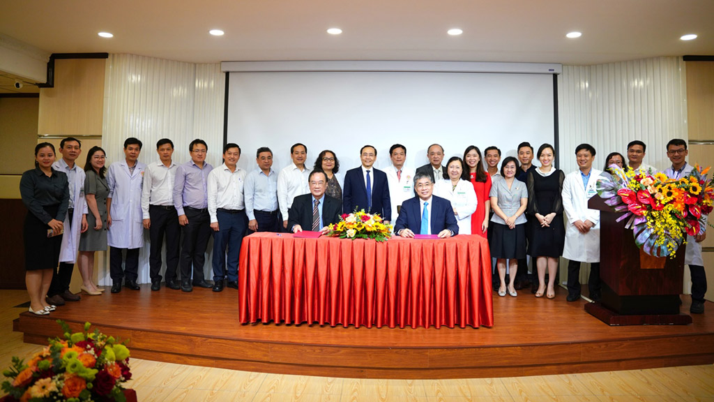 BV ĐH Y Dược TP.HCM ký kết biên bản đào tạo với BV ĐHYD Shing Mark