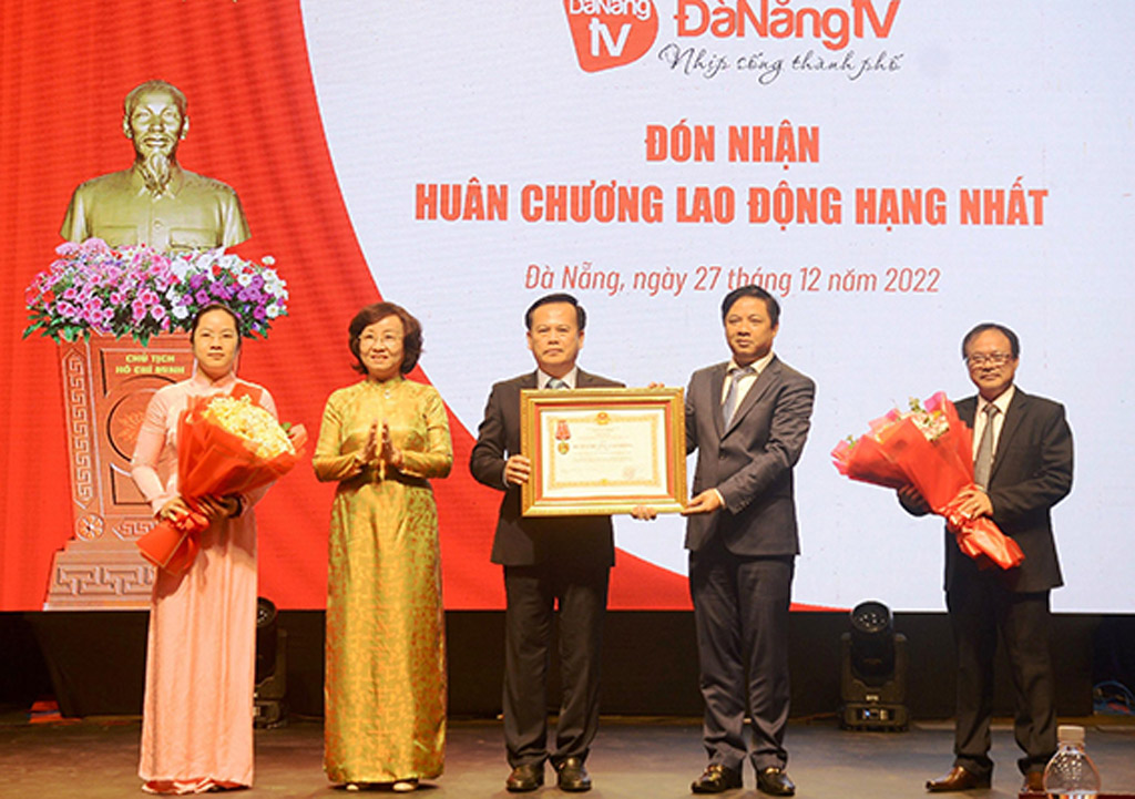 Đài PT-TH TP.Đà Nẵng được trao Huân chương Lao động hạng nhất