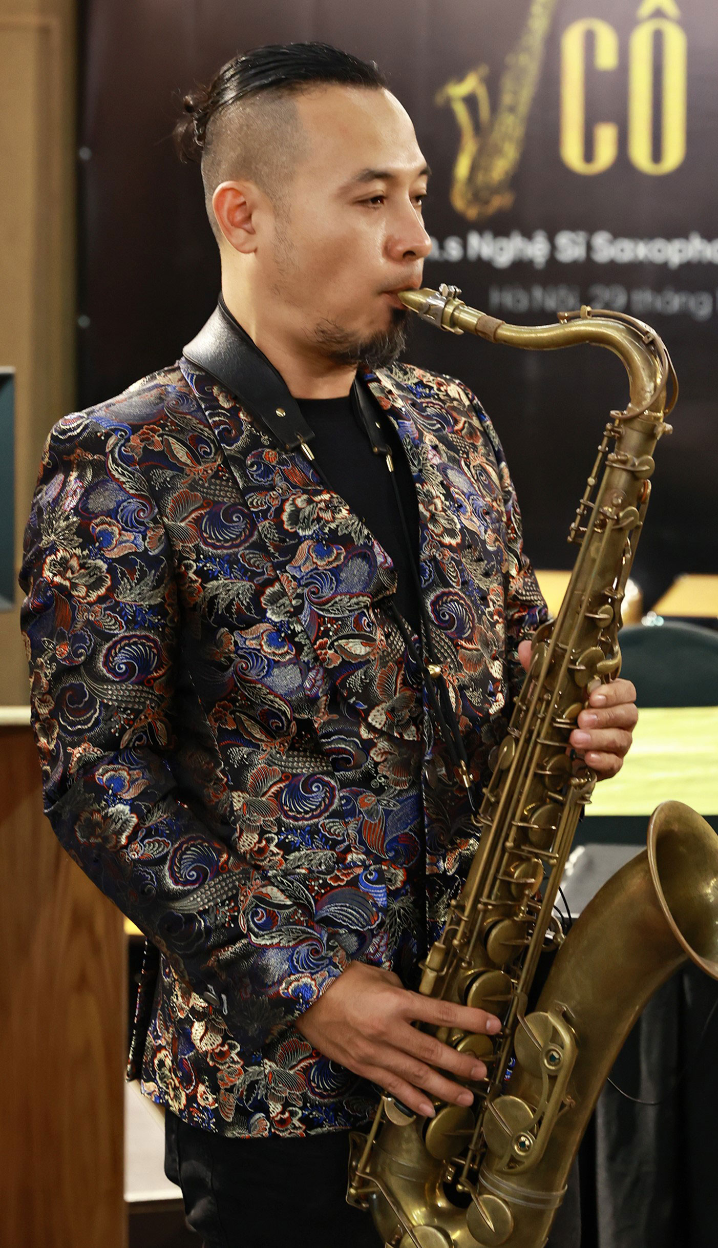 Nghệ sĩ saxophone Lê Duy Mạnh phát hành đĩa than và CD 'Cô đơn'