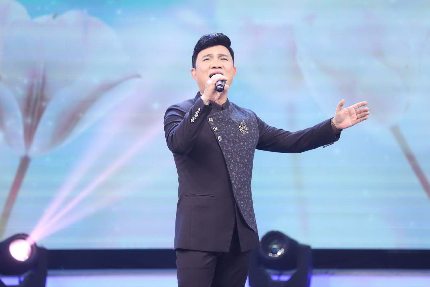 Ca sĩ Quang Linh: Hơn 20 năm ở TP.HCM vẫn đón Tết rất Huế