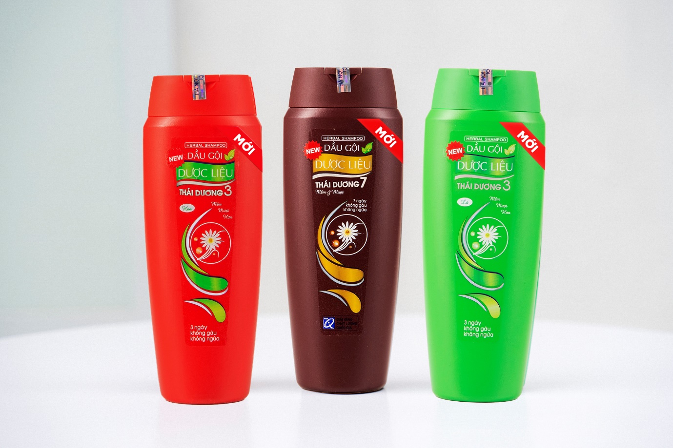 Dầu gội dược liệu ‘quốc dân’: Vì sao được ưa chuộng trong suốt 20 năm?