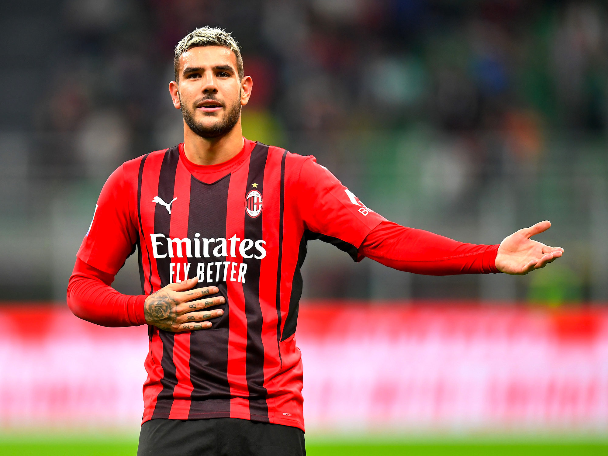 AC Milan mơ hồi sinh với ông chủ 'khủng' từ Bahrain