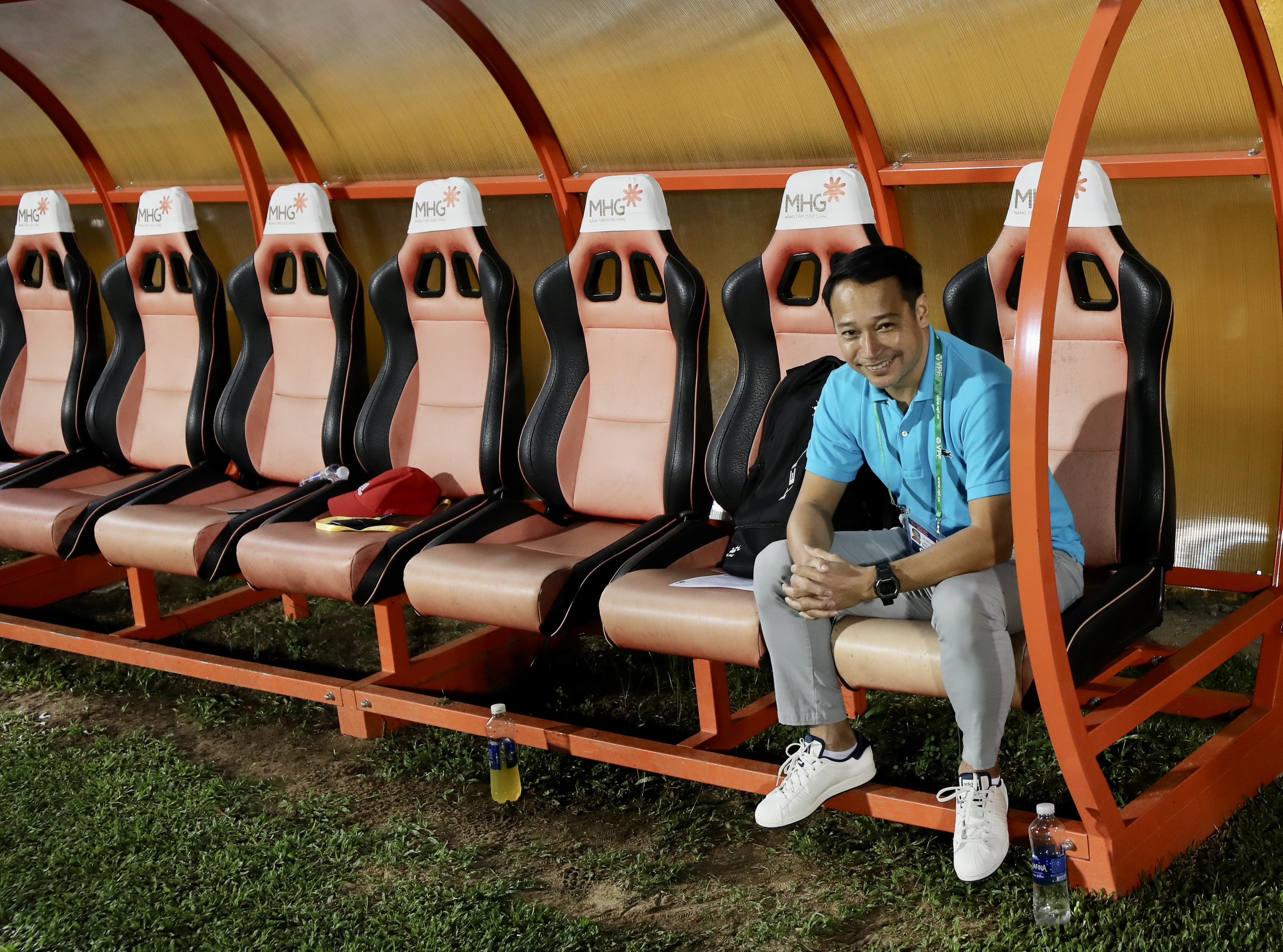 HLV Vũ Hồng Việt: 'CLB Nam Định thua HAGL, tôi rất buồn!'