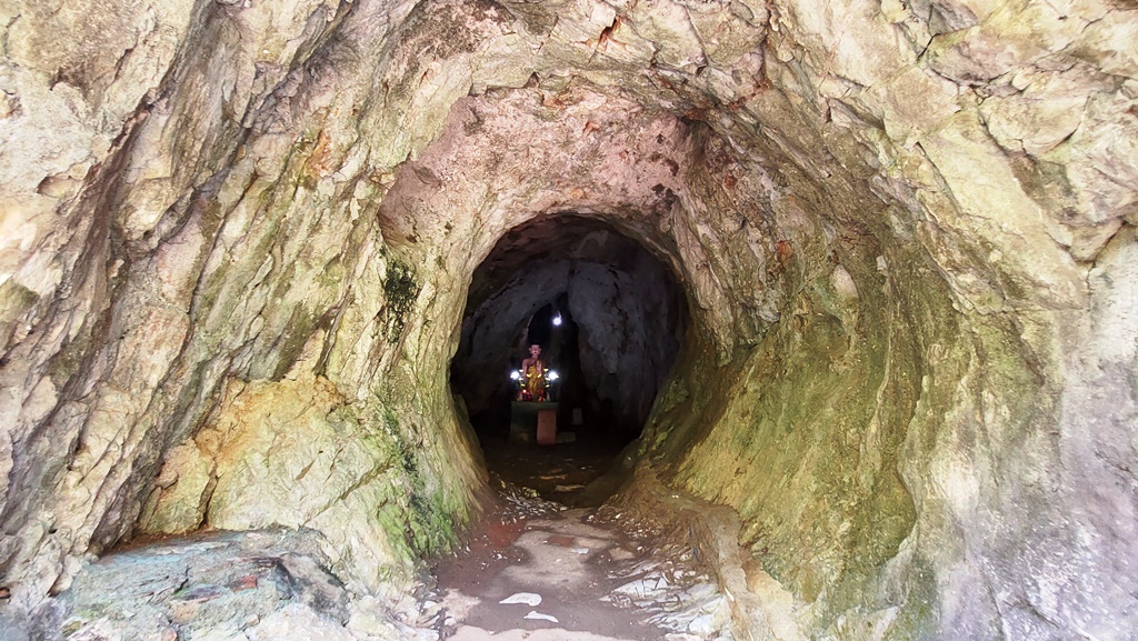 Chiêm ngưỡng sự độc đáo của ma nhai trong lòng hang động ở Ngũ Hành Sơn