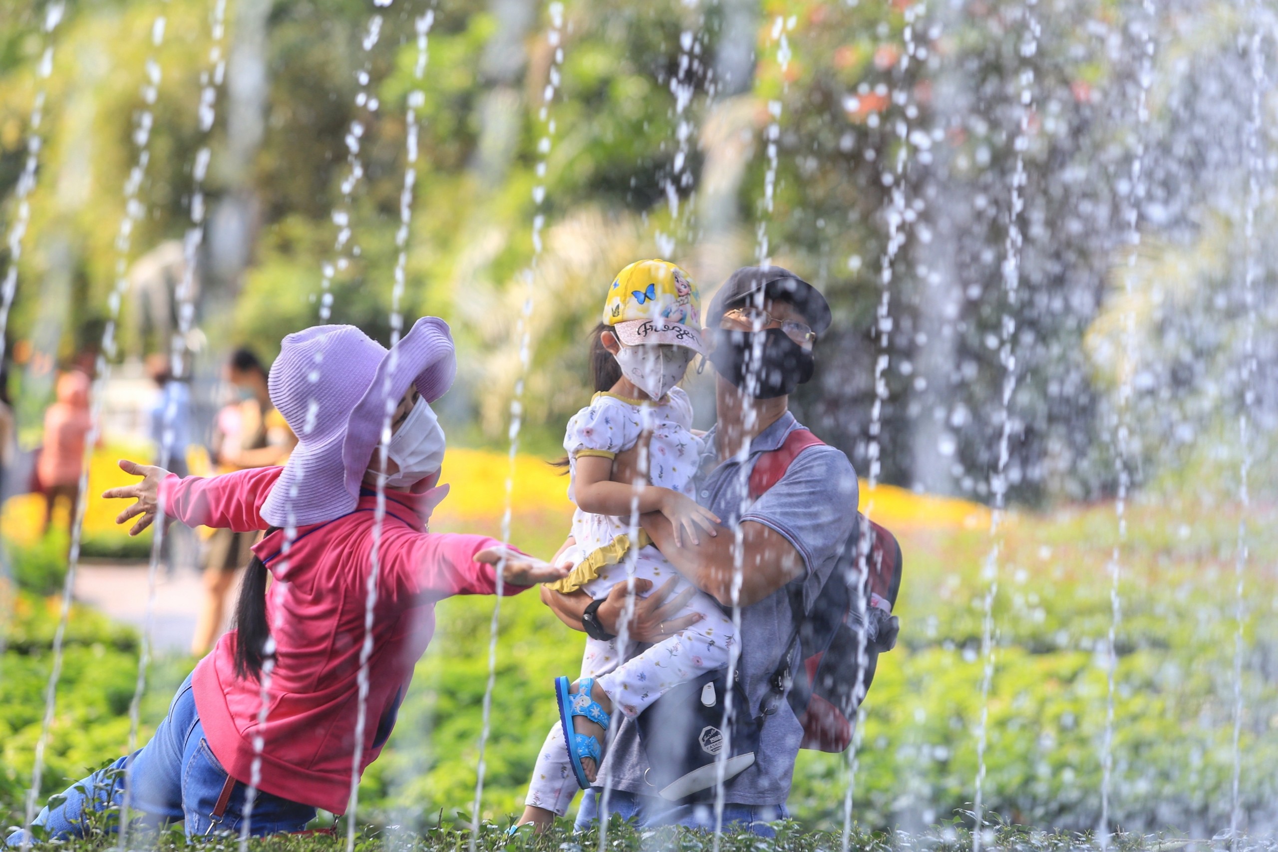 'Trẻ con biết gì' - phụ huynh đừng dễ dãi trước hành động nghịch ngợm ...