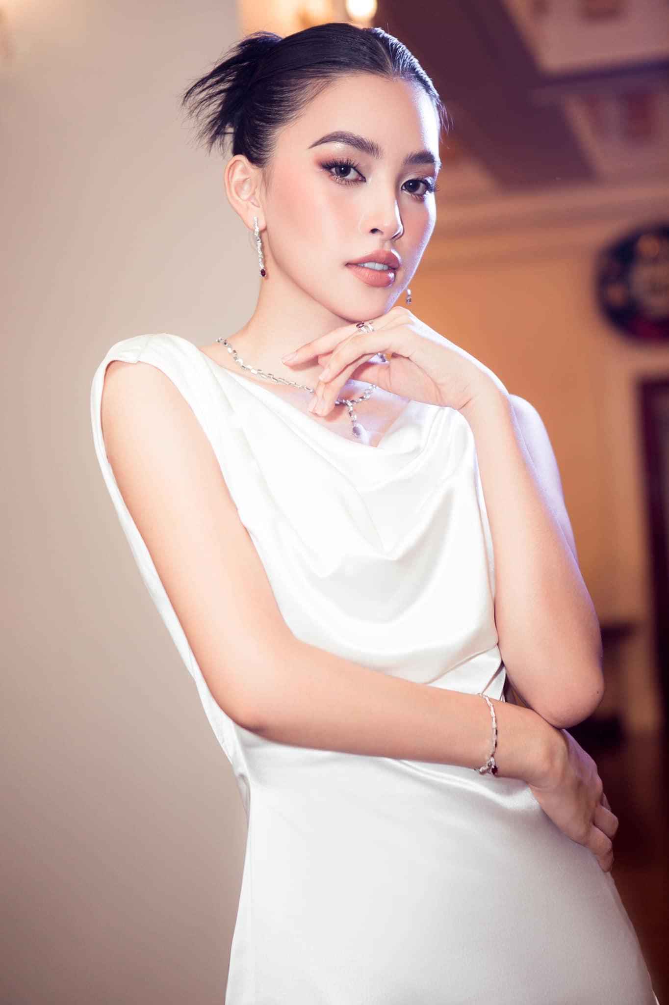 Tiểu Vy tiết lộ câu nói khó quên sau khi đăng quang 'Hoa hậu Việt Nam'