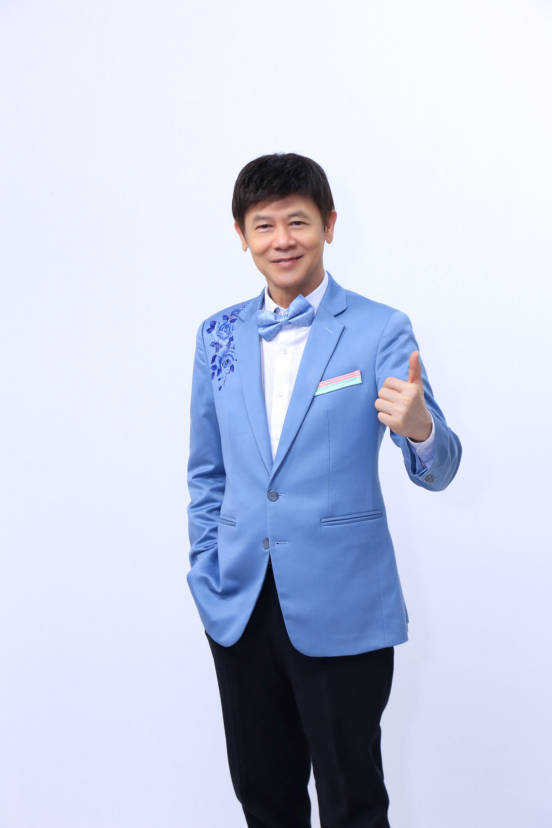 Danh ca Thái Châu hé lộ cuộc hôn nhân với bà xã kín tiếng